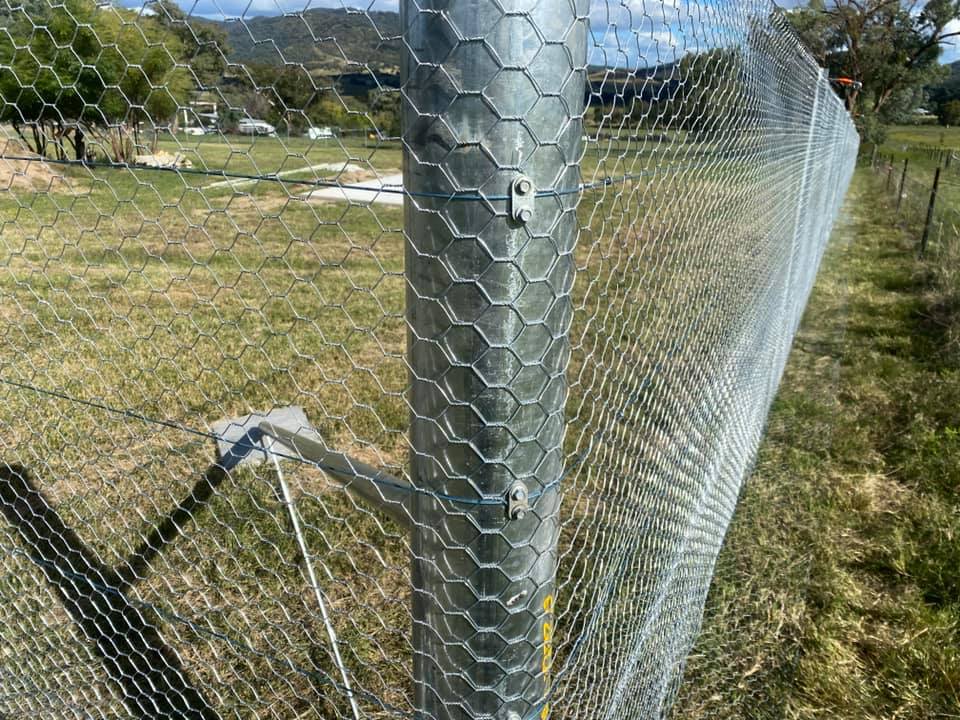 Two Hole Straining Plates – Walters Fencing