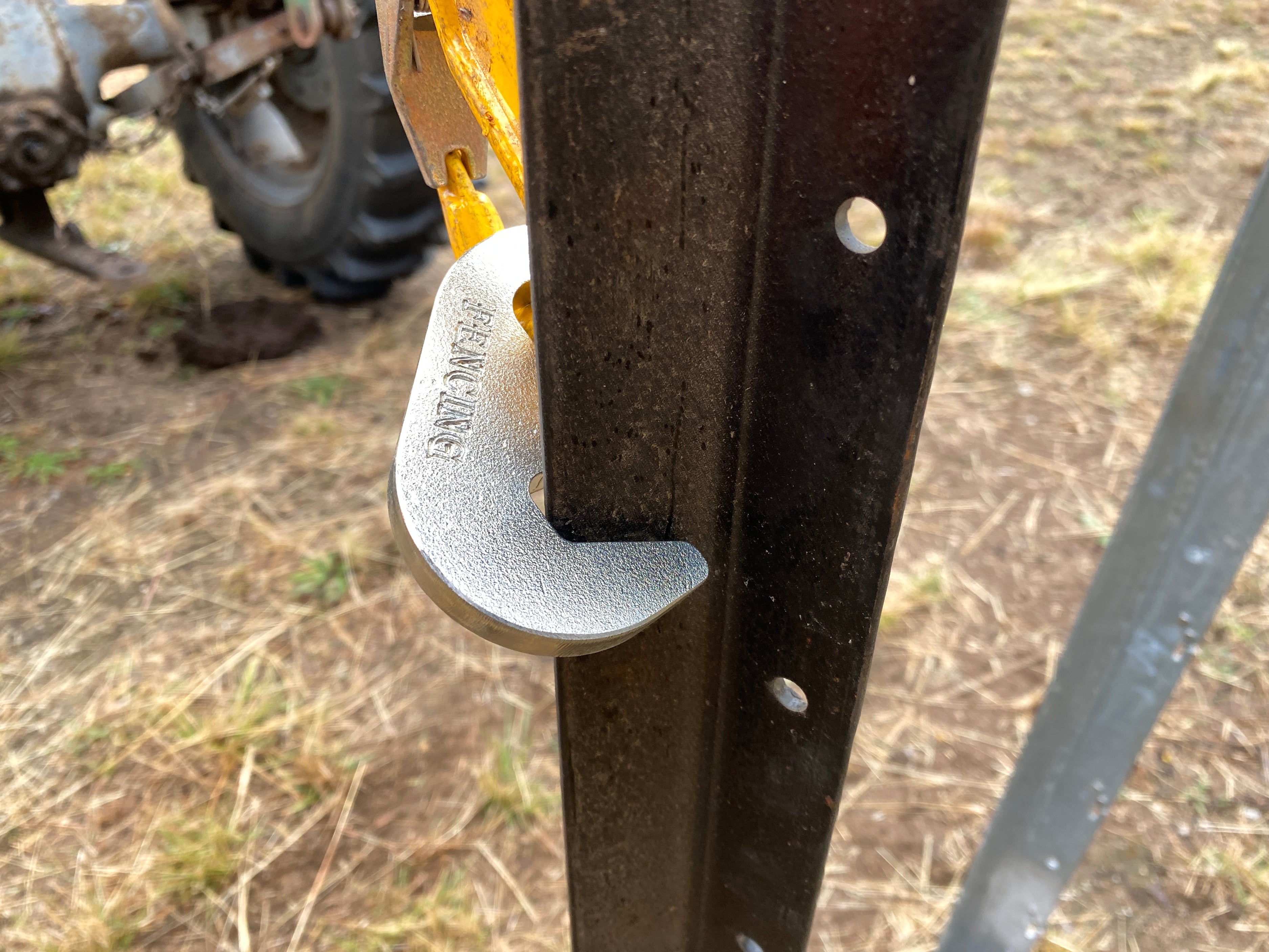 Universal Post Grab - star post lifter to suit maxi and standard fence ...