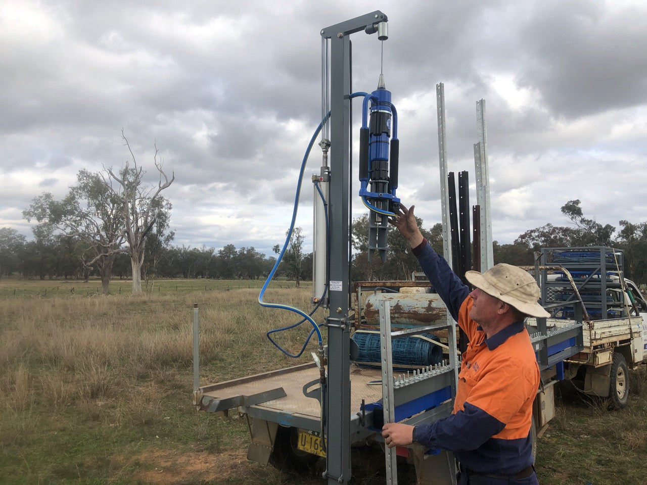 Trailer Mounted Air Hammer Lifter – Walters Fencing