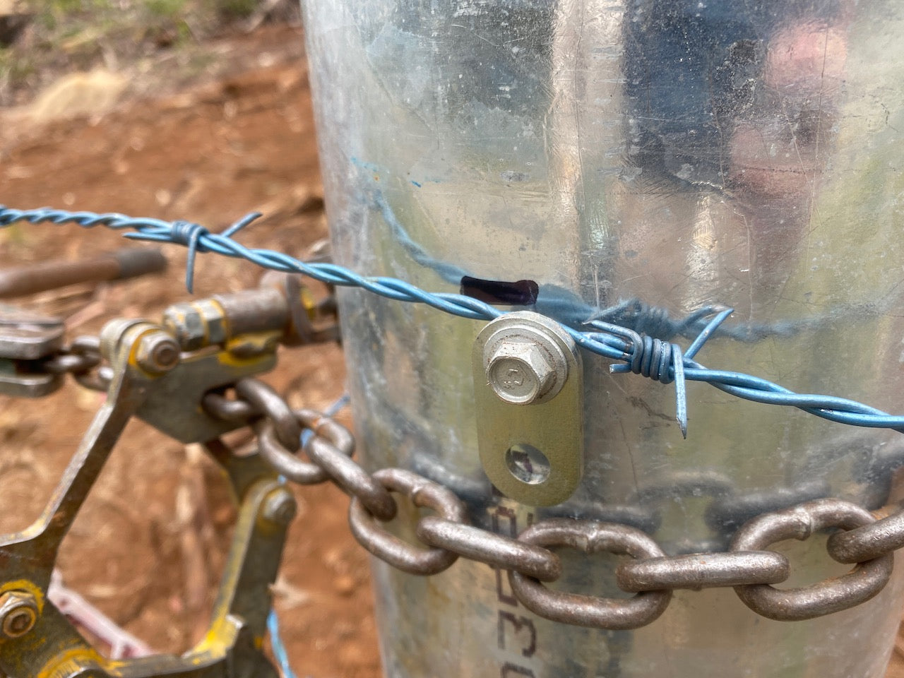 Two Hole Straining Plates – Walters Fencing