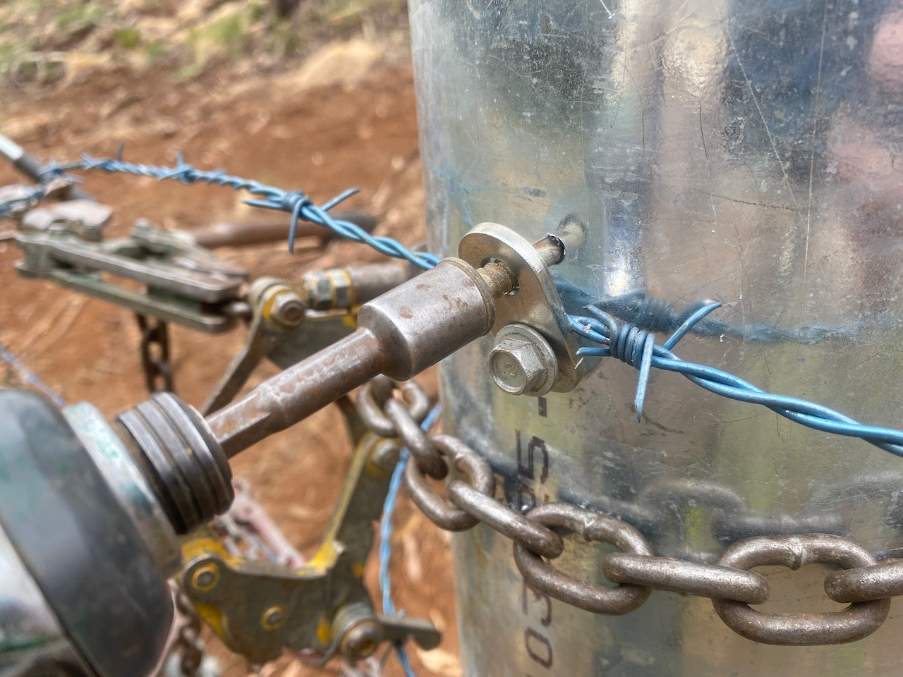 Two Hole Straining Plates – Walters Fencing